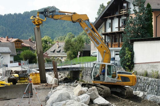 Spundwände: Sichere Baugruben & Schutz bei Wasserbau