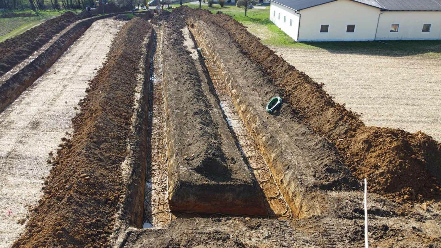 Aushub Erdwärmeheizung Ried: Verlegung Ringgrabenkollektor